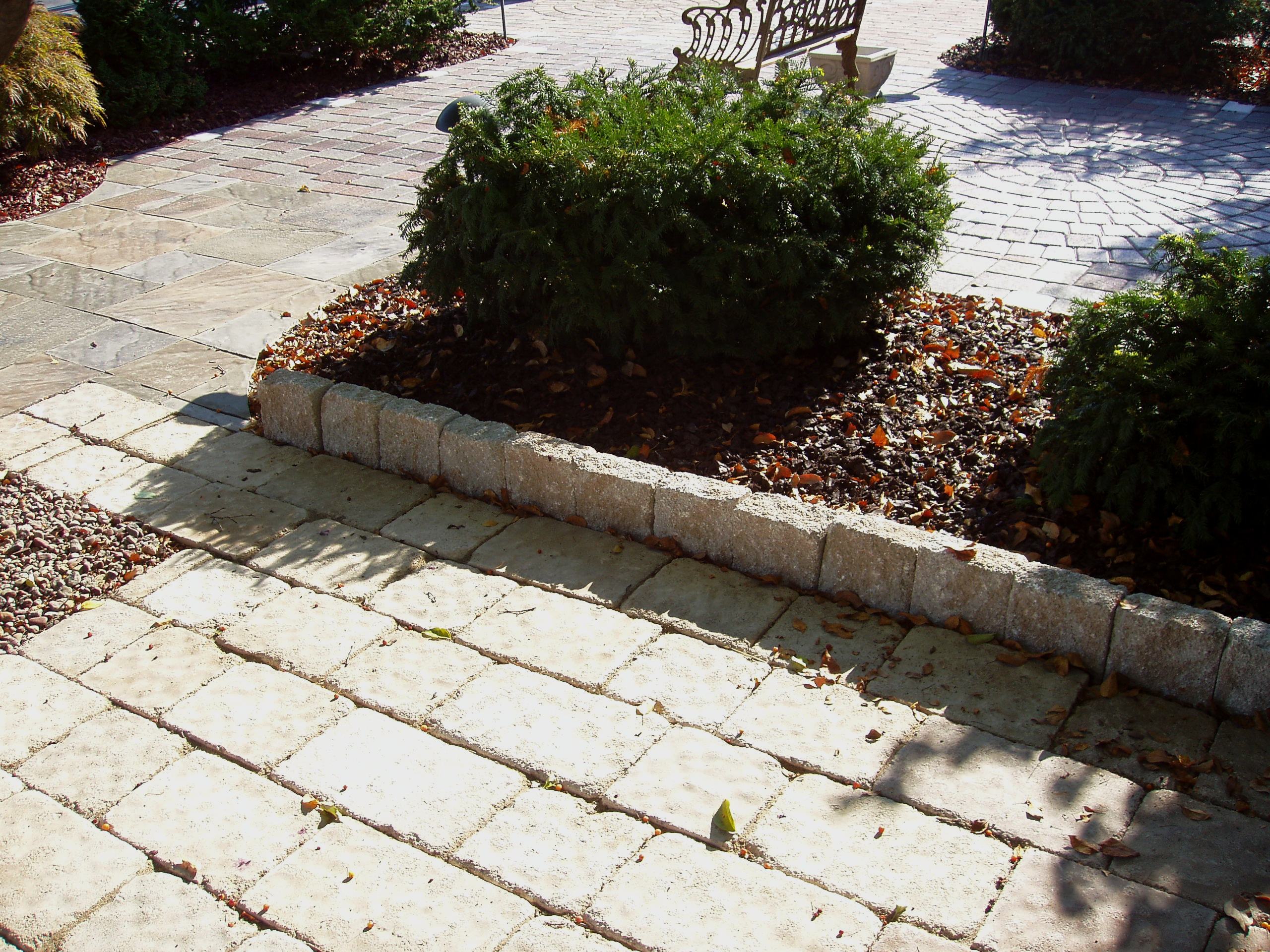 Edging Stones for Gardens, Walkways, and Driveways | NMP